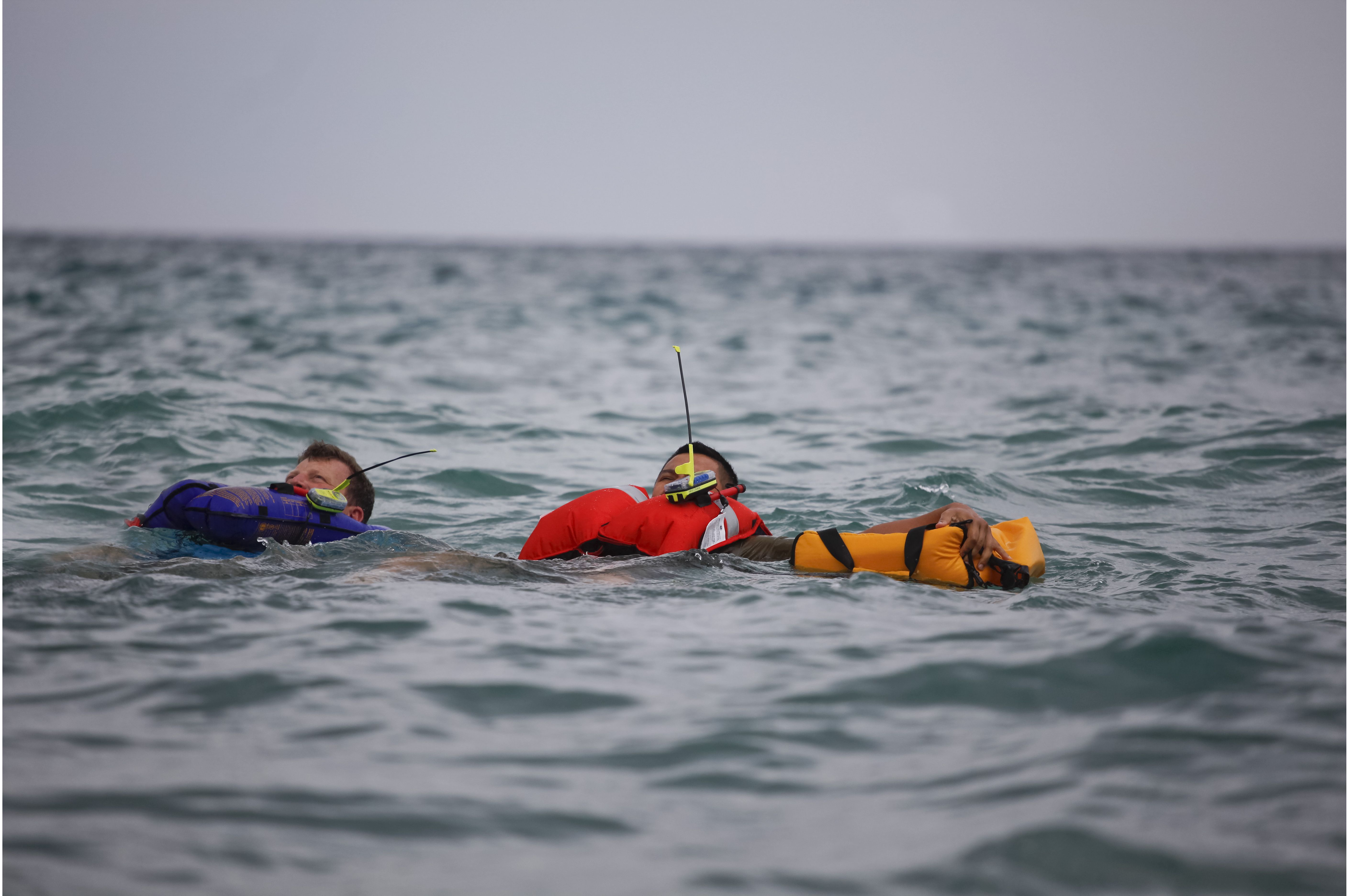 AquaLink View 406 MHZ Personal Locator Beacon (PLB) with GPS - Electronav